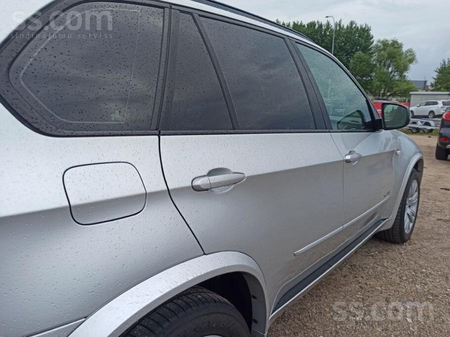 Pelēks BMW X5 2010 Daugavpils, ar dzinēja tilpumu 3.00 L un nobraukumu 0 tūkst. km par 10450 €, foto 11 vietnē AUTOMOTO.COM.LV