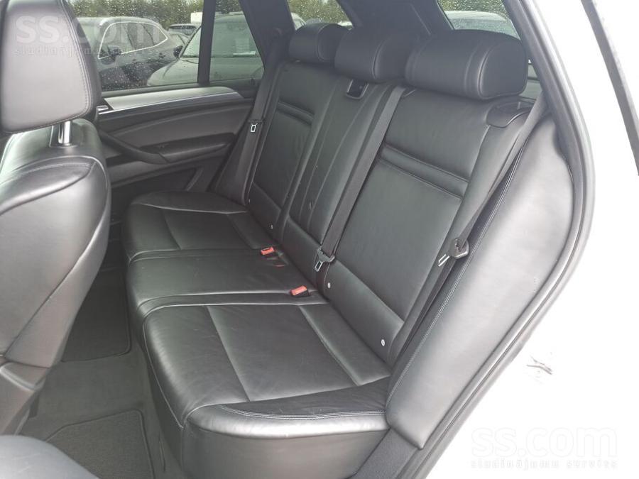 Pelēks BMW X5 2010 Daugavpils, ar dzinēja tilpumu 3.00 L un nobraukumu 0 tūkst. km par 10450 €, foto 17 vietnē AUTOMOTO.COM.LV