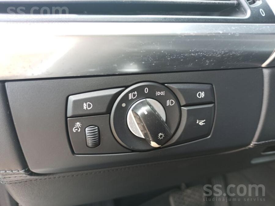 Pelēks BMW X5 2010 Daugavpils, ar dzinēja tilpumu 3.00 L un nobraukumu 0 tūkst. km par 10450 €, foto 25 vietnē AUTOMOTO.COM.LV