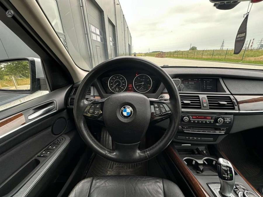 Pelēks BMW X5 2010 Klaipėda, ar dzinēja tilpumu 3.00 L un nobraukumu 232 tūkst. km par 10900 €, foto 7 vietnē AUTOMOTO.COM.LV