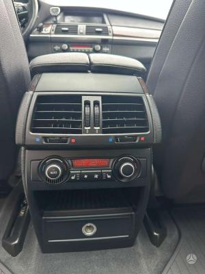 Pelēks BMW X5 2010 Klaipėda, ar dzinēja tilpumu 3.00 L un nobraukumu 232 tūkst. km par 10900 €, foto 12 vietnē AUTOMOTO.COM.LV