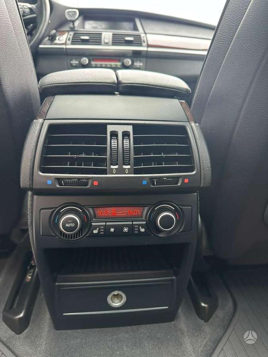 Pelēks BMW X5 2010 Klaipėda, ar dzinēja tilpumu 3.00 L un nobraukumu 232 tūkst. km par 10900 €, foto 12 vietnē AUTOMOTO.COM.LV
