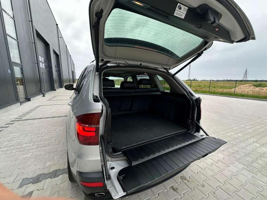 Pelēks BMW X5 2010 Klaipėda, ar dzinēja tilpumu 3.00 L un nobraukumu 232 tūkst. km par 10900 €, foto 16 vietnē AUTOMOTO.COM.LV