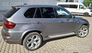 Pelēks BMW X5 2010 Rīga, ar dzinēja tilpumu 3.00 L un nobraukumu 295 tūkst. km par 12990 €, foto 7 vietnē AUTOMOTO.COM.LV