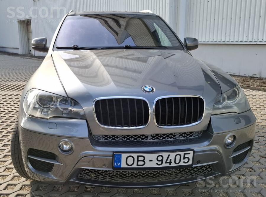 Pelēks BMW X5 2010 Rīga, ar dzinēja tilpumu 3.00 L un nobraukumu 295 tūkst. km par 12990 €, foto 13 vietnē AUTOMOTO.COM.LV