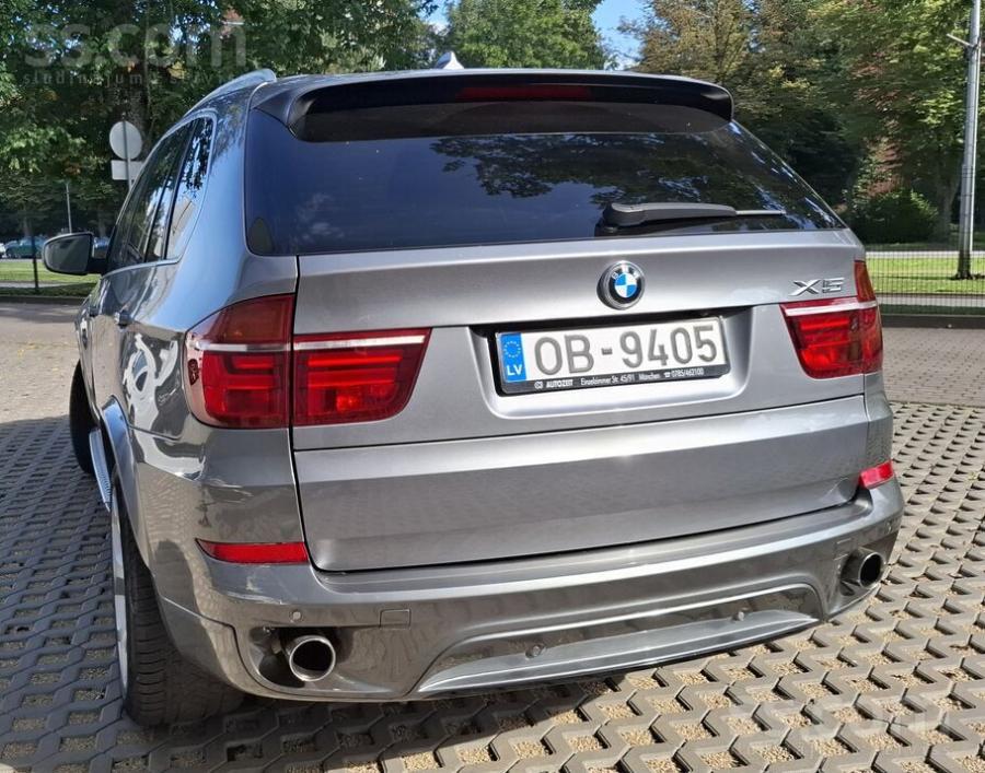 Pelēks BMW X5 2010 Rīga, ar dzinēja tilpumu 3.00 L un nobraukumu 295 tūkst. km par 12990 €, foto 20 vietnē AUTOMOTO.COM.LV