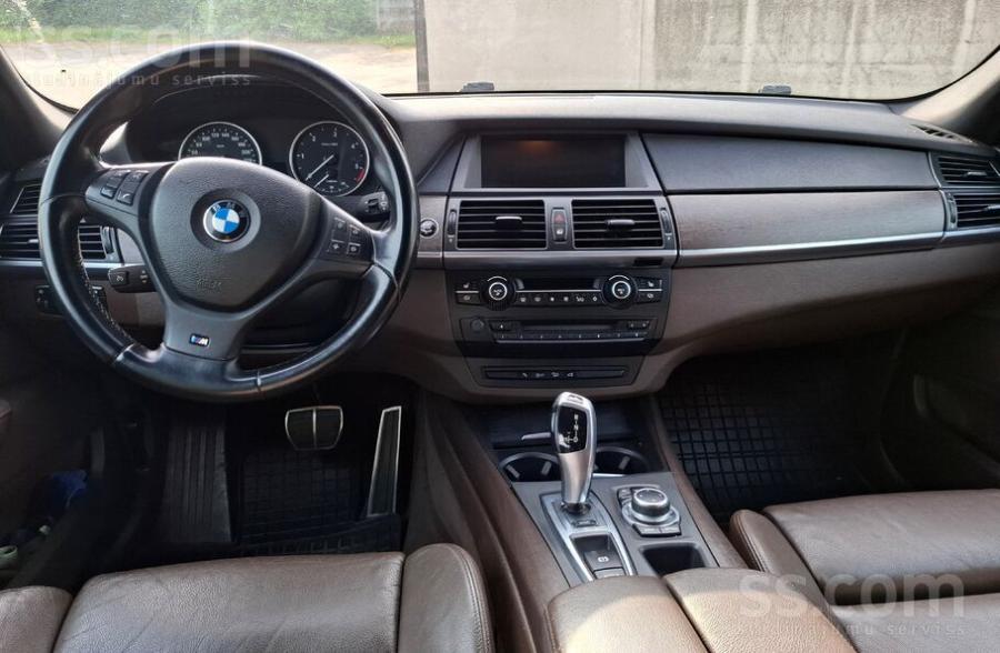 Pelēks BMW X5 2010 Rīga, ar dzinēja tilpumu 3.00 L un nobraukumu 295 tūkst. km par 12990 €, foto 28 vietnē AUTOMOTO.COM.LV