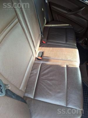 Pelēks BMW X5 2010 Rīga, ar dzinēja tilpumu 3.00 L un nobraukumu 295 tūkst. km par 12990 €, foto 32 vietnē AUTOMOTO.COM.LV