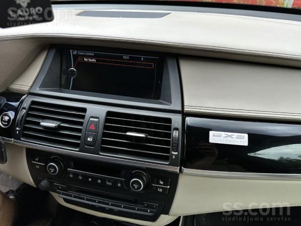 Pelēks BMW X5 2010 Rīga, ar dzinēja tilpumu 3.00 L un nobraukumu 360 tūkst. km par 12400 €, foto 9 vietnē AUTOMOTO.COM.LV