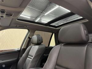 Grey BMW X5 2010 in Marijampole, with an engine capacity of 2.99 L and mileage of 264 thousand km for 10350 €, photo 4 on AUTOMOTO.COM.LV
