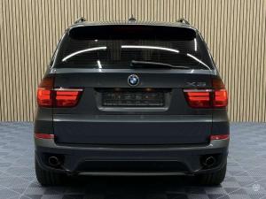 Grey BMW X5 2010 in Marijampole, with an engine capacity of 2.99 L and mileage of 264 thousand km for 10350 €, photo 8 on AUTOMOTO.COM.LV