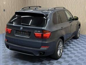 Grey BMW X5 2010 in Marijampole, with an engine capacity of 2.99 L and mileage of 264 thousand km for 10350 €, photo 13 on AUTOMOTO.COM.LV