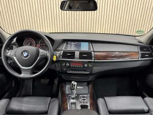 Grey BMW X5 2010 in Marijampole, with an engine capacity of 2.99 L and mileage of 264 thousand km for 10350 €, photo 23 on AUTOMOTO.COM.LV