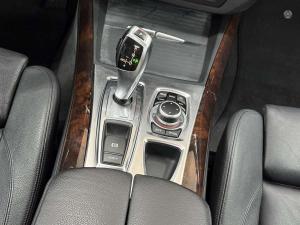 Grey BMW X5 2010 in Marijampole, with an engine capacity of 2.99 L and mileage of 264 thousand km for 10350 €, photo 33 on AUTOMOTO.COM.LV