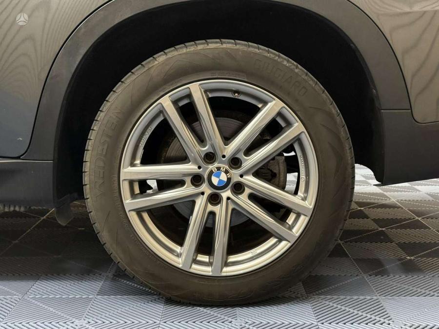 Grey BMW X5 2010 in Marijampole, with an engine capacity of 2.99 L and mileage of 264 thousand km for 10350 €, photo 36 on AUTOMOTO.COM.LV