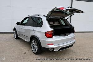 Pelēks BMW X5 2010 Kretinga, ar dzinēja tilpumu 2.98 L un nobraukumu 255 tūkst. km par 10899 €, foto 13 vietnē AUTOMOTO.COM.LV