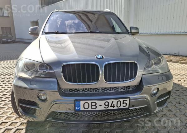 Pelēks BMW X5 2010 Rīga, ar dzinēja tilpumu 3.00 L un nobraukumu 295 tūkst. km par 11999 €, foto 2 vietnē AUTOMOTO.COM.LV