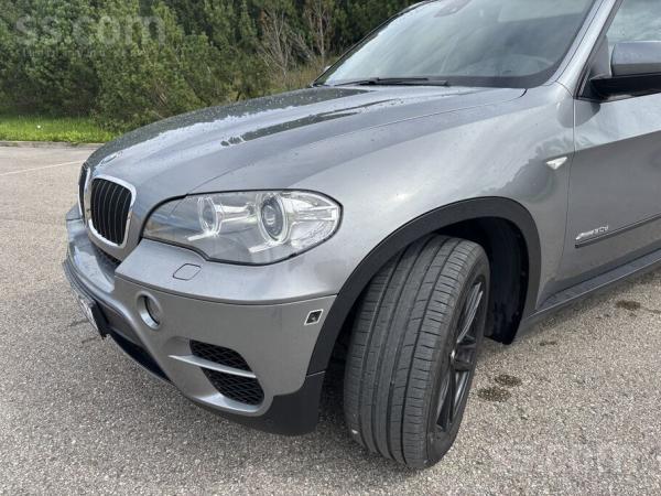 Grey BMW X5 2010 in Talsi, with an engine capacity of 3.00 L and mileage of 372 thousand km for 9200 €, photo 6 on AUTOMOTO.COM.LV