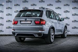 Pelēks BMW X5 2010 Kauņa, ar dzinēja tilpumu 3.00 L un nobraukumu 316 tūkst. km par 9990 €, foto 4 vietnē AUTOMOTO.COM.LV