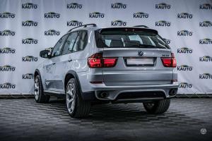 Pelēks BMW X5 2010 Kauņa, ar dzinēja tilpumu 3.00 L un nobraukumu 316 tūkst. km par 9990 €, foto 5 vietnē AUTOMOTO.COM.LV