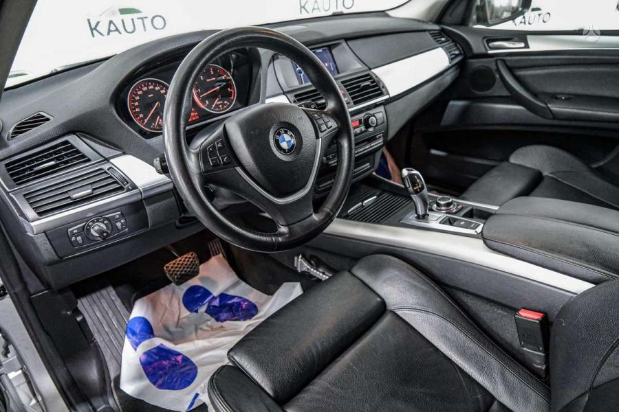 Pelēks BMW X5 2010 Kauņa, ar dzinēja tilpumu 3.00 L un nobraukumu 316 tūkst. km par 9990 €, foto 6 vietnē AUTOMOTO.COM.LV