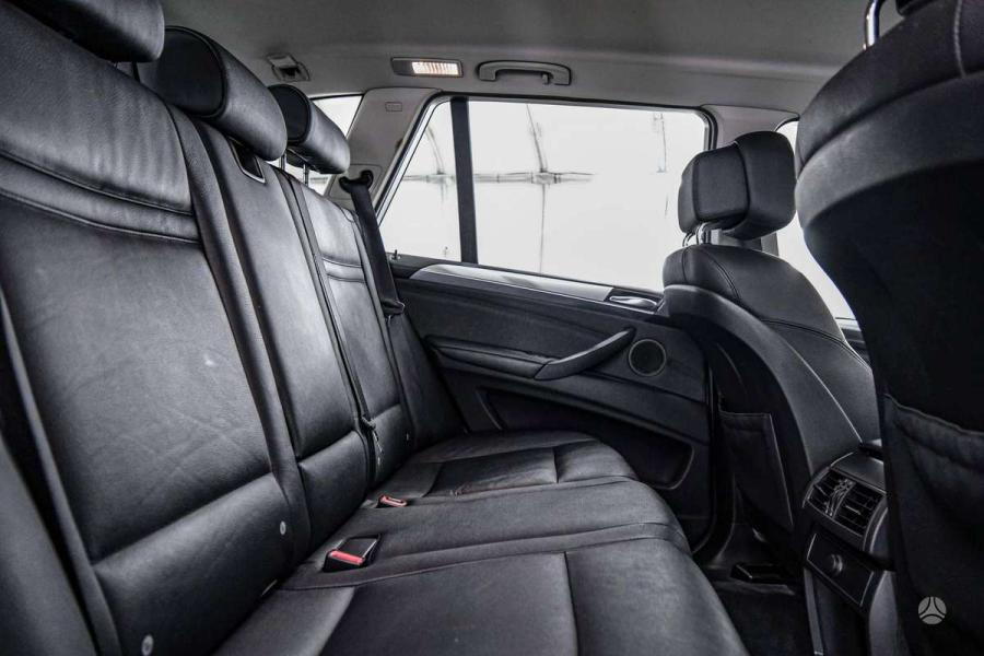 Pelēks BMW X5 2010 Kauņa, ar dzinēja tilpumu 3.00 L un nobraukumu 316 tūkst. km par 9990 €, foto 11 vietnē AUTOMOTO.COM.LV