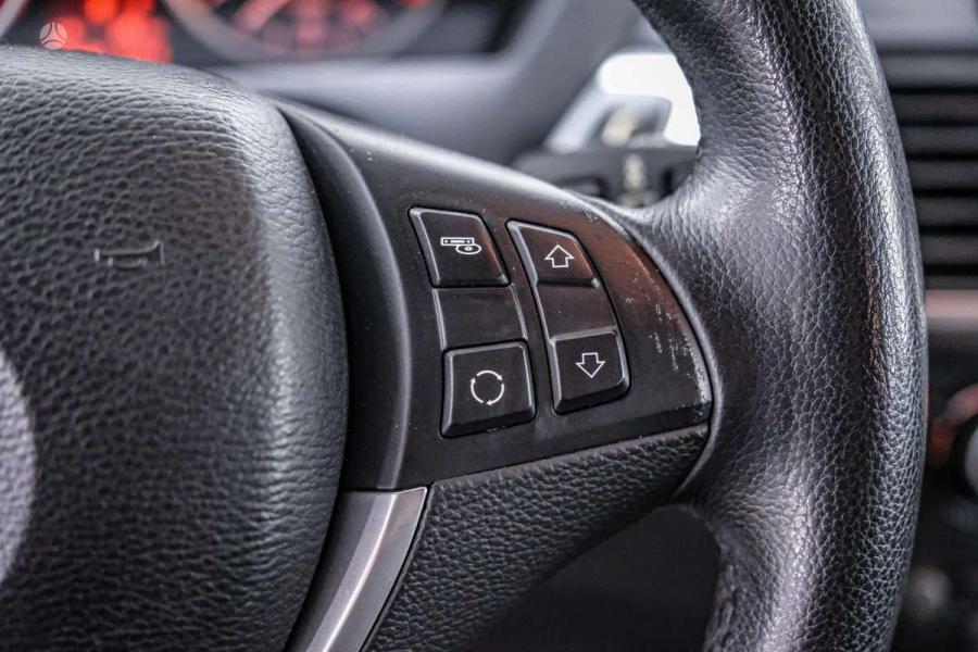 Pelēks BMW X5 2010 Kauņa, ar dzinēja tilpumu 3.00 L un nobraukumu 316 tūkst. km par 9990 €, foto 20 vietnē AUTOMOTO.COM.LV