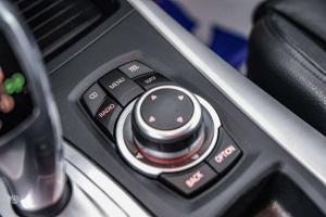 Pelēks BMW X5 2010 Kauņa, ar dzinēja tilpumu 3.00 L un nobraukumu 316 tūkst. km par 9990 €, foto 27 vietnē AUTOMOTO.COM.LV
