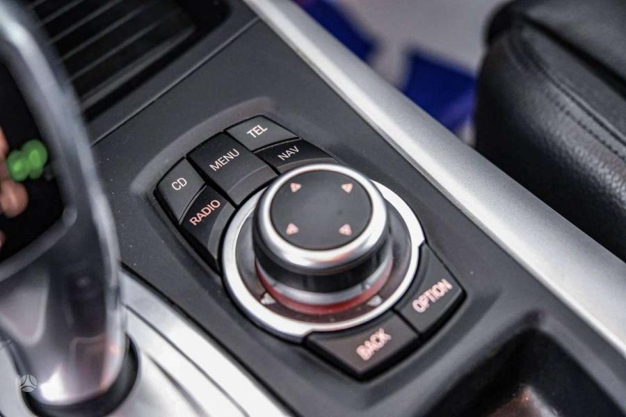 Pelēks BMW X5 2010 Kauņa, ar dzinēja tilpumu 3.00 L un nobraukumu 316 tūkst. km par 9990 €, foto 27 vietnē AUTOMOTO.COM.LV