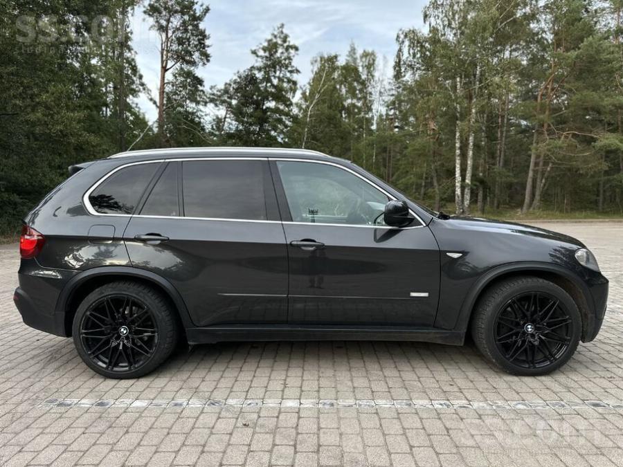 Pelēks BMW X5 2010 Rīga, ar dzinēja tilpumu 3.00 L un nobraukumu 361 tūkst. km par 9800 €, foto 3 vietnē AUTOMOTO.COM.LV