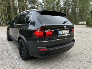 Pelēks BMW X5 2010 Rīga, ar dzinēja tilpumu 3.00 L un nobraukumu 361 tūkst. km par 9800 €, foto 6 vietnē AUTOMOTO.COM.LV