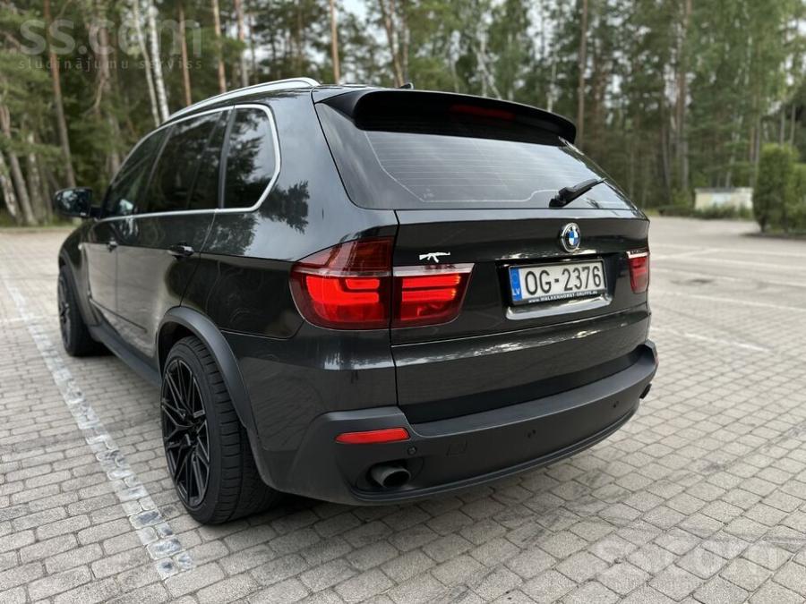 Pelēks BMW X5 2010 Rīga, ar dzinēja tilpumu 3.00 L un nobraukumu 361 tūkst. km par 9800 €, foto 6 vietnē AUTOMOTO.COM.LV