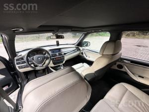 Pelēks BMW X5 2010 Rīga, ar dzinēja tilpumu 3.00 L un nobraukumu 361 tūkst. km par 9800 €, foto 8 vietnē AUTOMOTO.COM.LV