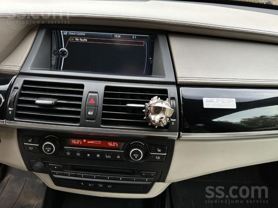 Pelēks BMW X5 2010 Rīga, ar dzinēja tilpumu 3.00 L un nobraukumu 361 tūkst. km par 9800 €, foto 9 vietnē AUTOMOTO.COM.LV