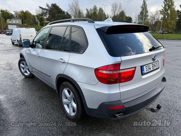BMW X5 2010 in Tallinn on AUTOMOTO.COM.LV Grey BMW X5 2010 in Tallinn, with an engine capacity of 3.00 L and mileage of 274 thousand km for 7500 €, photo 5 on AUTOMOTO.COM.LV