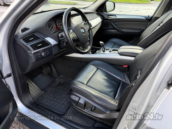 BMW X5 2010 in Tallinn on AUTOMOTO.COM.LV Grey BMW X5 2010 in Tallinn, with an engine capacity of 3.00 L and mileage of 274 thousand km for 7500 €, photo 7 on AUTOMOTO.COM.LV