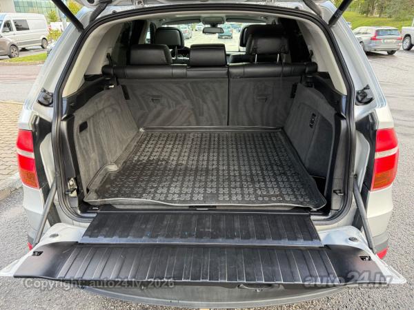 Pelēks BMW X5 2010 Tallina, ar dzinēja tilpumu 3.00 L un nobraukumu 274 tūkst. km par 7500 €, foto 10 vietnē AUTOMOTO.COM.LV