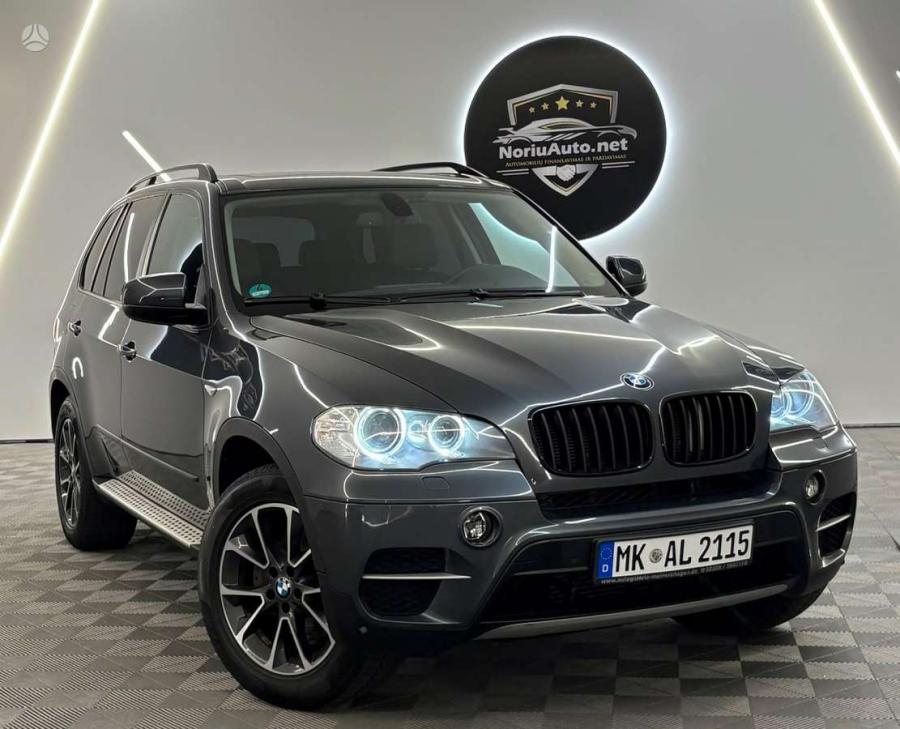 Grey BMW X5 2010 in Marijampole, with an engine capacity of 2.99 L and mileage of 320 thousand km for 10200 €, photo 1 on AUTOMOTO.COM.LV