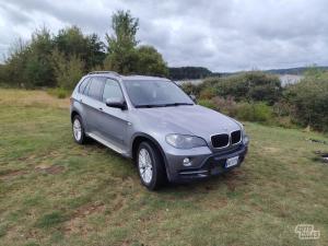 Grey BMW X5 2010 in Kaunas, with an engine capacity of 3.00 L and mileage of 300 thousand km for 6999 €, photo  on AUTOMOTO.COM.LV