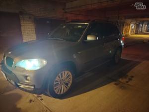 Grey BMW X5 2010 in Kaunas, with an engine capacity of 3.00 L and mileage of 300 thousand km for 6999 €, photo 8 on AUTOMOTO.COM.LV