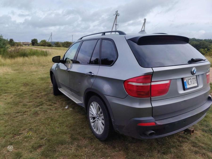 Pelēks BMW X5 2010 Kauņa, ar dzinēja tilpumu 3.00 L un nobraukumu 300 tūkst. km par 6999 €, foto 5 vietnē AUTOMOTO.COM.LV