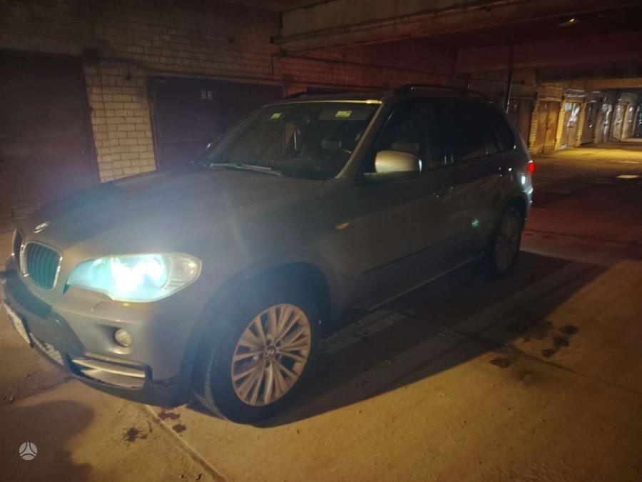 Pelēks BMW X5 2010 Kauņa, ar dzinēja tilpumu 3.00 L un nobraukumu 300 tūkst. km par 6999 €, foto 8 vietnē AUTOMOTO.COM.LV