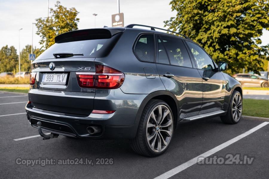 Pelēks BMW X5 2010 Tallina, ar dzinēja tilpumu 3.00 L un nobraukumu 255 tūkst. km par 11499 €, foto 6 vietnē AUTOMOTO.COM.LV