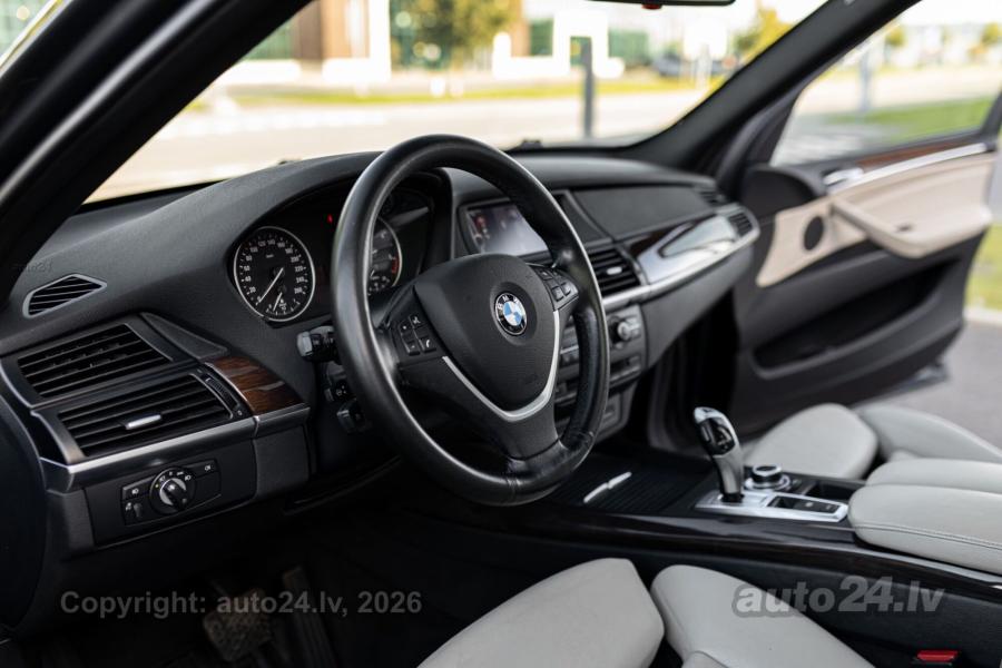 Pelēks BMW X5 2010 Tallina, ar dzinēja tilpumu 3.00 L un nobraukumu 255 tūkst. km par 11499 €, foto 21 vietnē AUTOMOTO.COM.LV