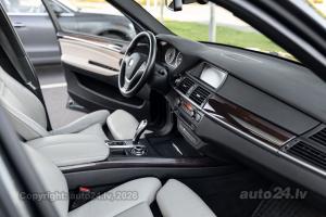 Pelēks BMW X5 2010 Tallina, ar dzinēja tilpumu 3.00 L un nobraukumu 255 tūkst. km par 11499 €, foto 23 vietnē AUTOMOTO.COM.LV
