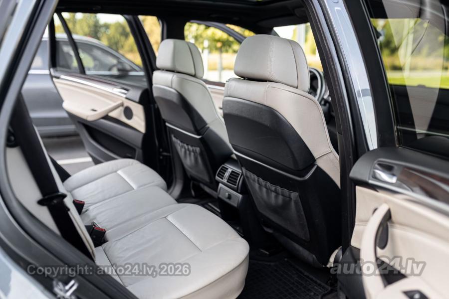 Pelēks BMW X5 2010 Tallina, ar dzinēja tilpumu 3.00 L un nobraukumu 255 tūkst. km par 11499 €, foto 24 vietnē AUTOMOTO.COM.LV