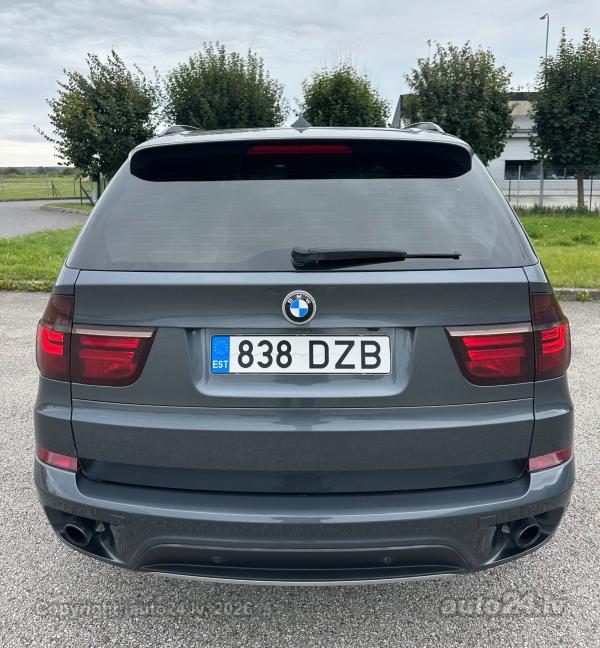 BMW X5 2010 in Tartu on AUTOMOTO.COM.LV Grey BMW X5 2010 in Tartu, with an engine capacity of 3.00 L and mileage of 266 thousand km for 12499 €, photo 7 on AUTOMOTO.COM.LV