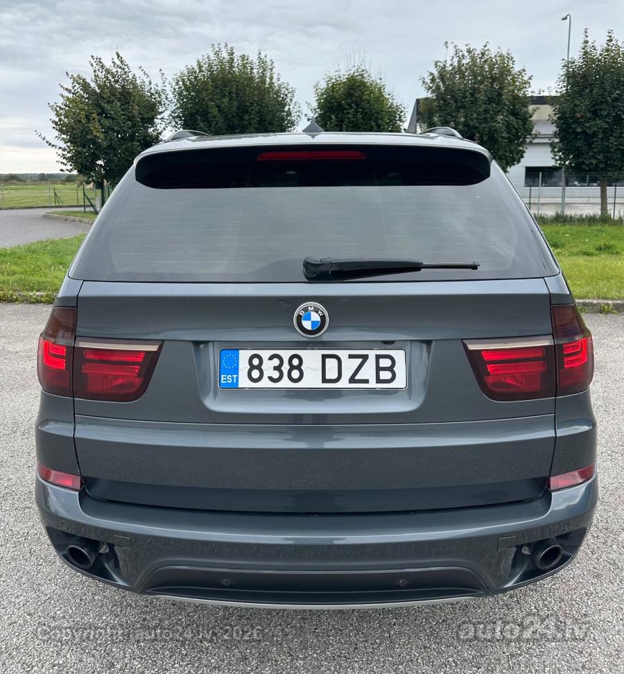 Pelēks BMW X5 2010 Tartu, ar dzinēja tilpumu 3.00 L un nobraukumu 266 tūkst. km par 12499 €, foto 7 vietnē AUTOMOTO.COM.LV