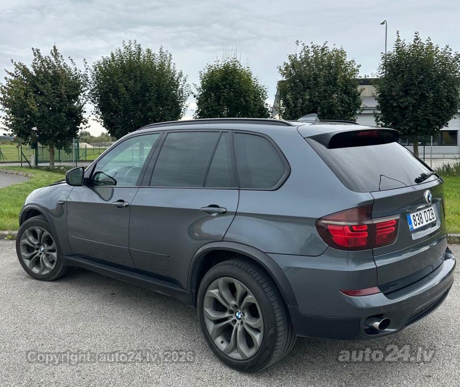 Pelēks BMW X5 2010 Tartu, ar dzinēja tilpumu 3.00 L un nobraukumu 266 tūkst. km par 12499 €, foto 8 vietnē AUTOMOTO.COM.LV