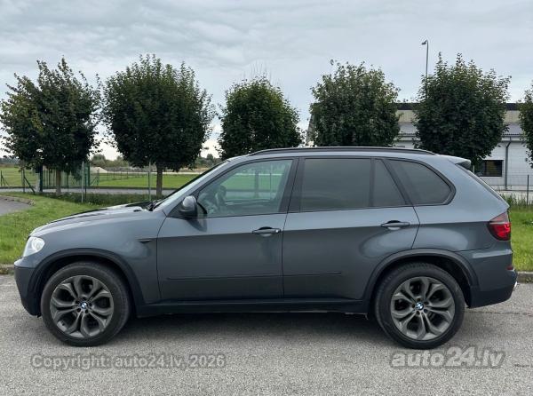 BMW X5 2010 in Tartu on AUTOMOTO.COM.LV Grey BMW X5 2010 in Tartu, with an engine capacity of 3.00 L and mileage of 266 thousand km for 12499 €, photo 9 on AUTOMOTO.COM.LV